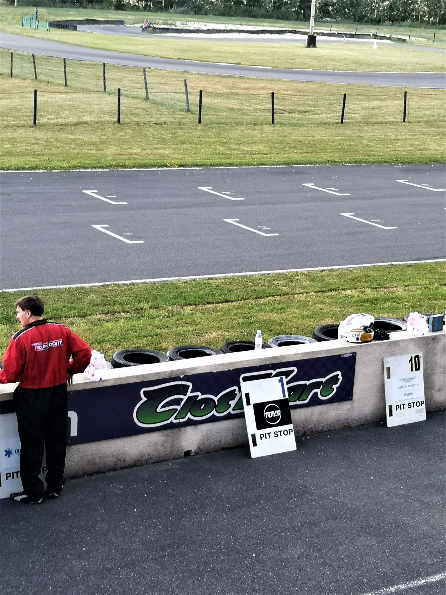 PREMIER GRAND PRIX DES SPONSORS SUR LE CIRCUIT CLOTKART - Toys Club